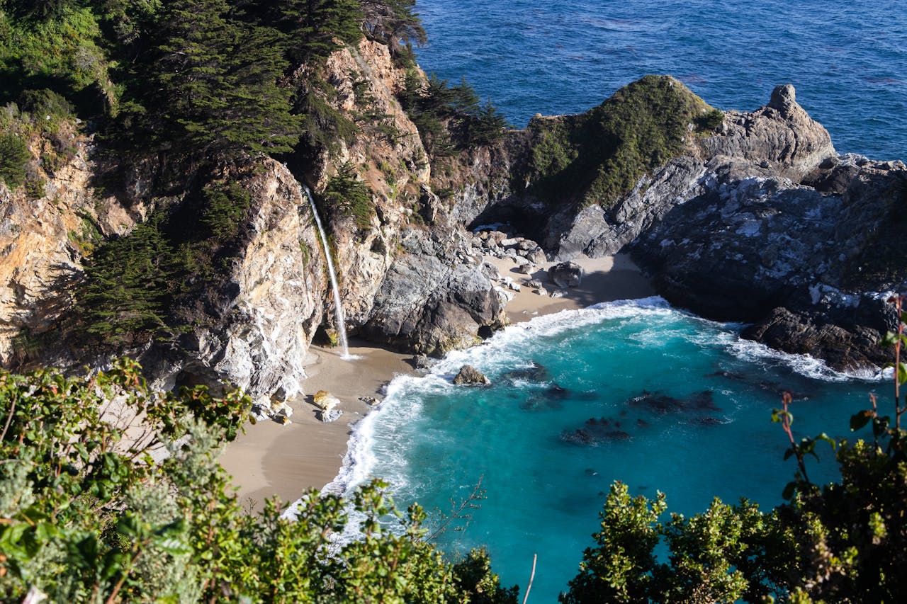 Big Sur Beaches (McWay Falls & Pfeiffer Beach) – California, USA ...
